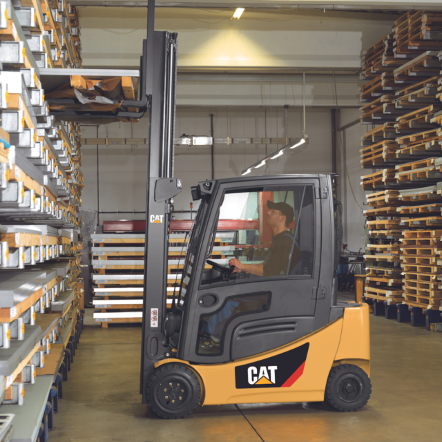 Cat Electric 4-Wheel Pneumatic Small - Fraza