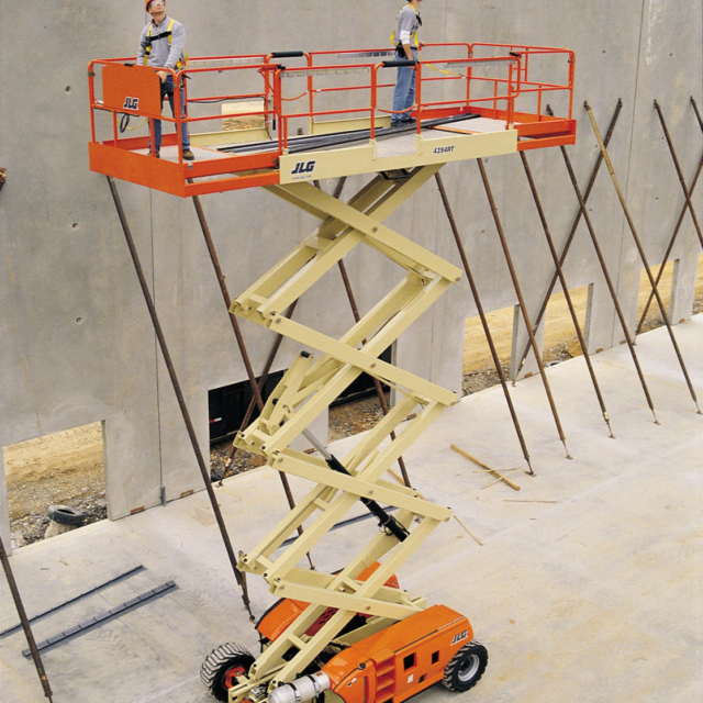 JLG Engine Powered Scissor Lifts - Fraza