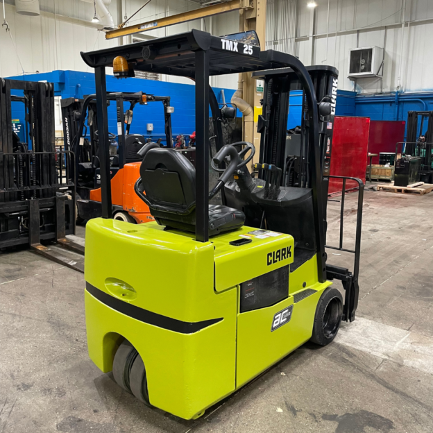 2015 CLARK TMX25 - Fraza